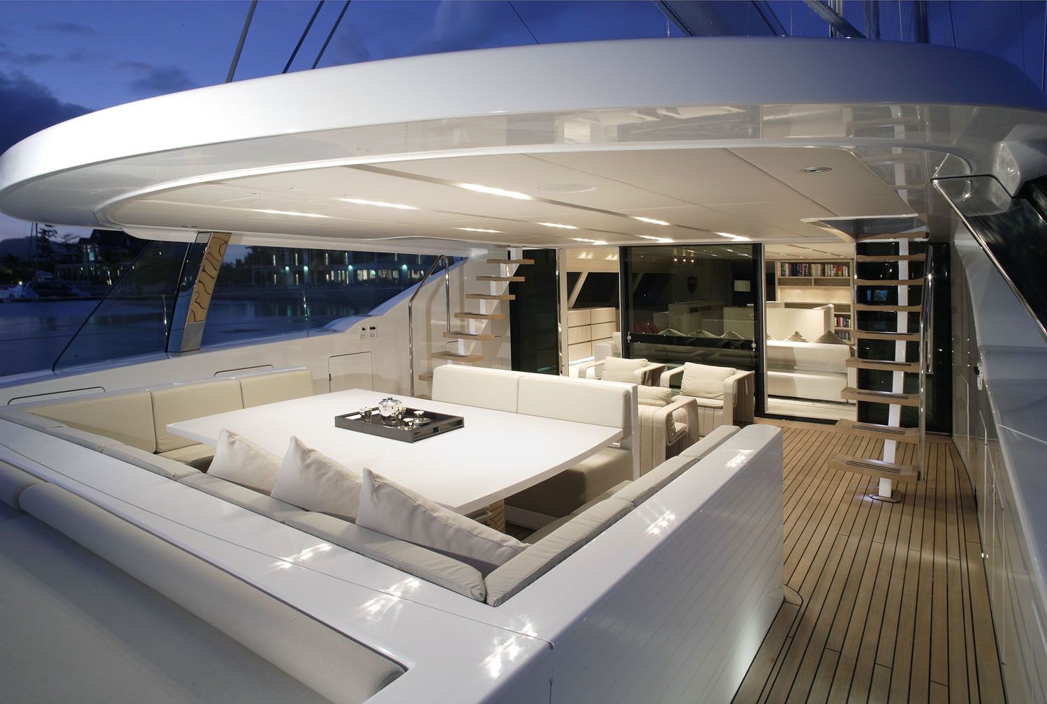 RED DRAGON Yacht Charter Details, Alloy Yachts | CHARTERWORLD Luxury ...
